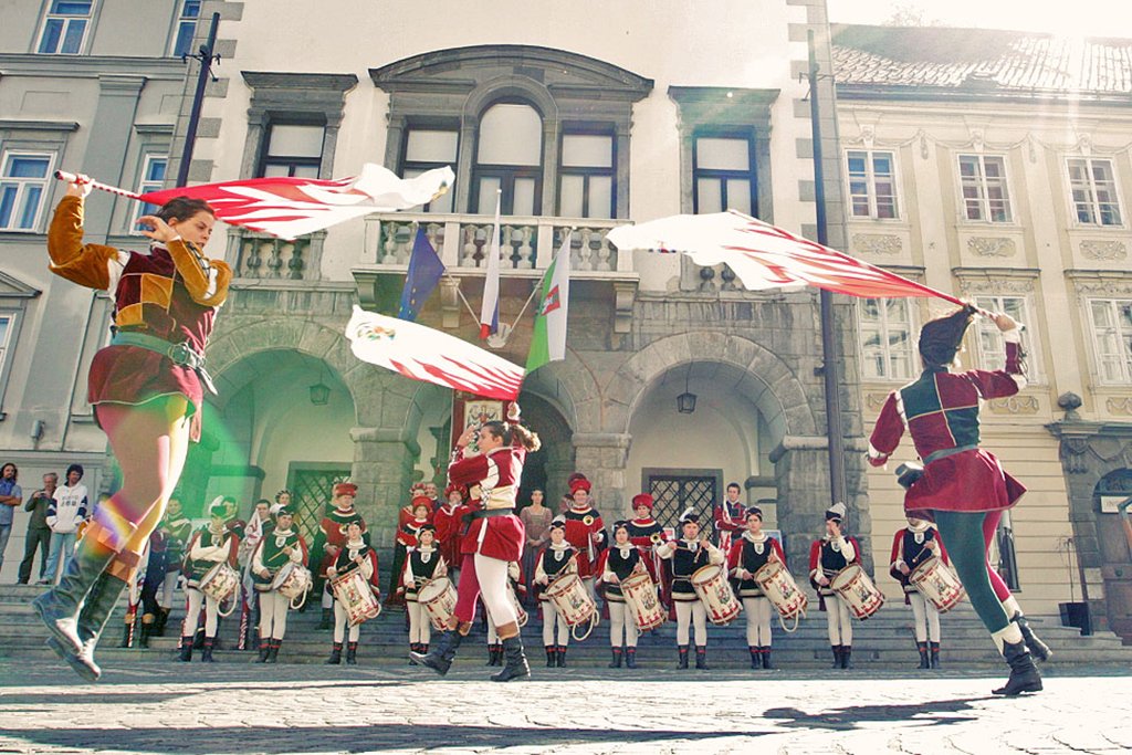 Italian Tradational Dance Show | Traditional Shows & Folk Activities ...